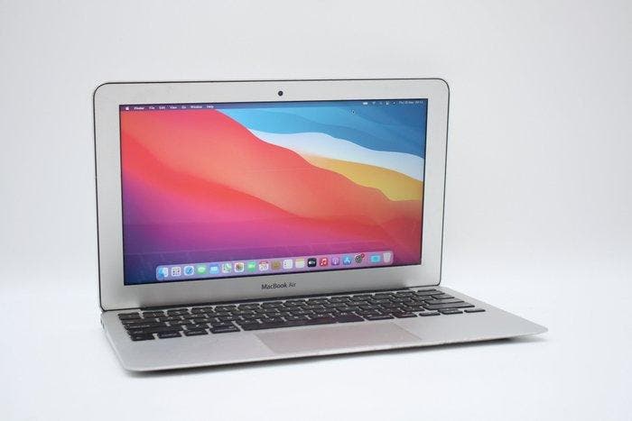 ② Rare find: Apple MacBook Air 11 inch | Intel Core i5 1.4Ghz ...