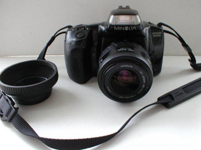 ② Minolta Dynax 300si + AF 3.5-4.5/35-70mm Single lens reflex ...